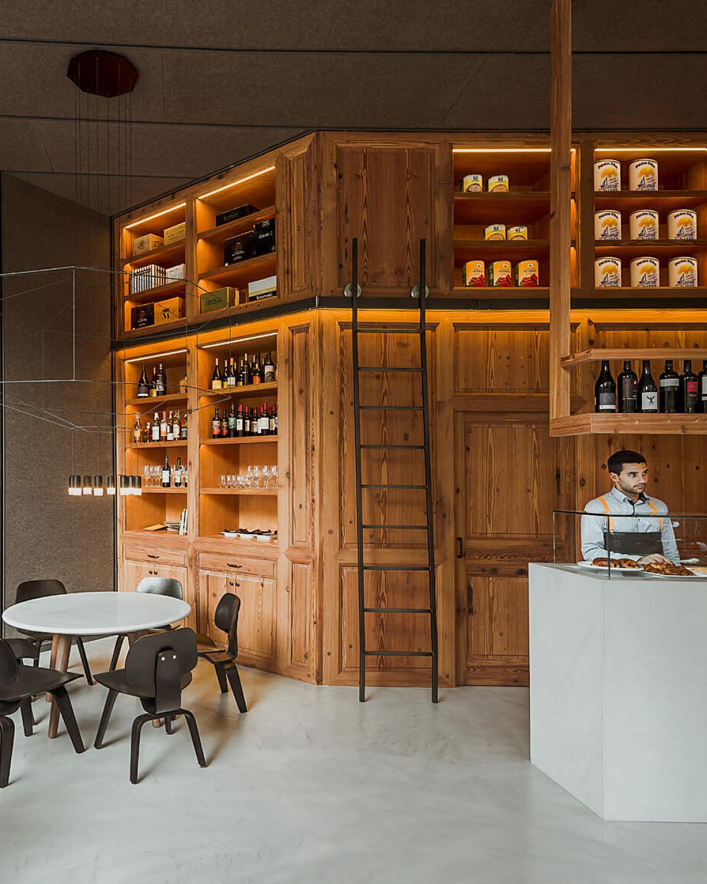 Bar-ton Restaurant – Între tradiție și modernitate - Deqoria